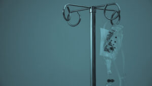 Sangre en las heces (rectorragia): qué es, causas y síntomas asociados ...